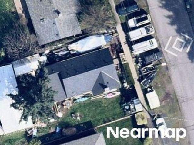 N 6th St