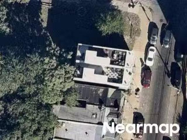 N 6th St
