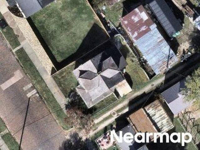 N 6th St