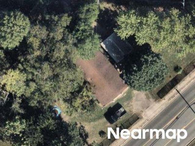 N 6th St