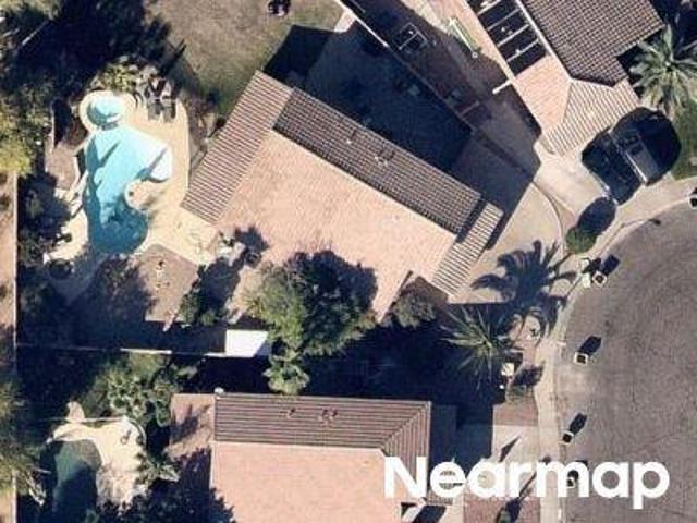 N 74th Ln