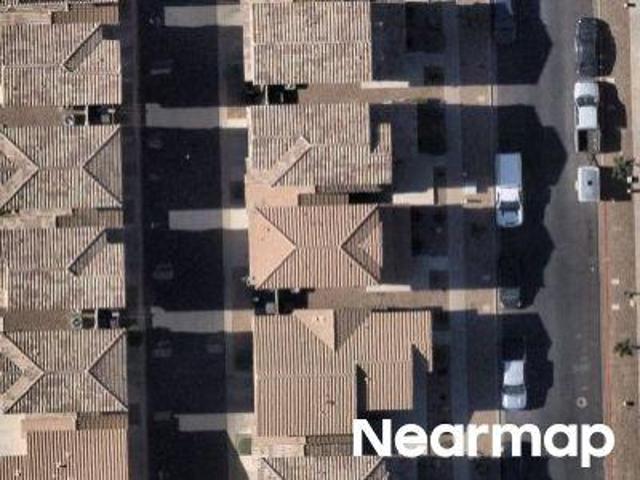 N 77th Ln