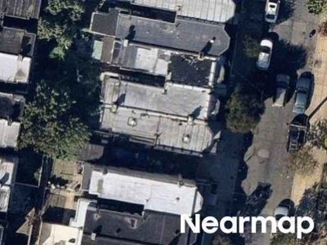 N 7th St