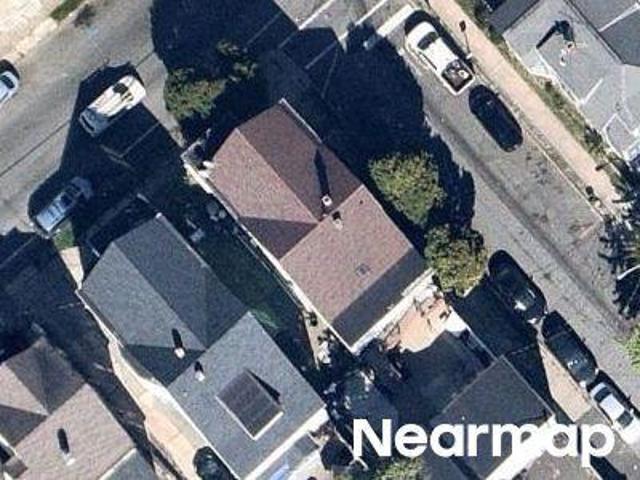 N 7th St