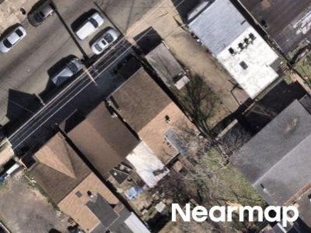 N 7th St