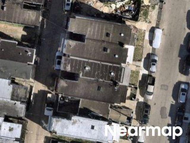 N 7th St