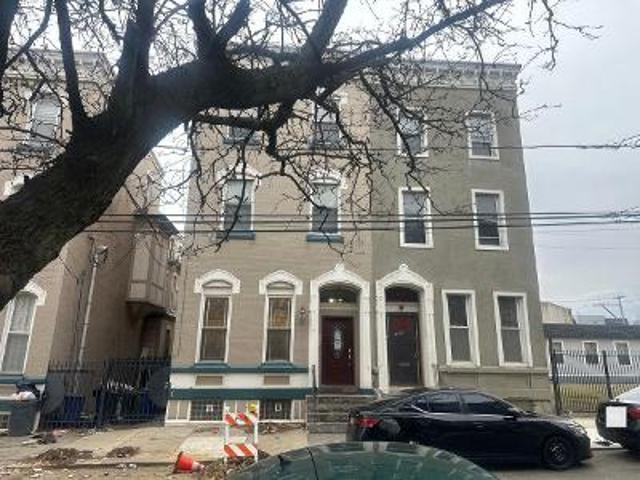 N 7th St