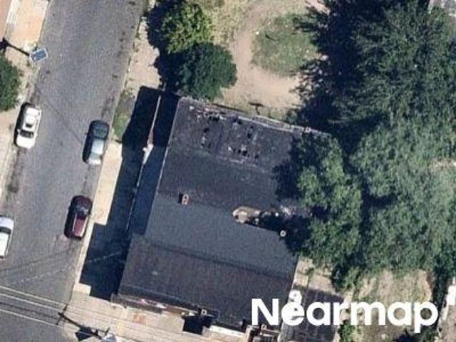 N 7th St
