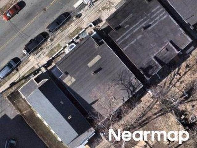 N 7th St