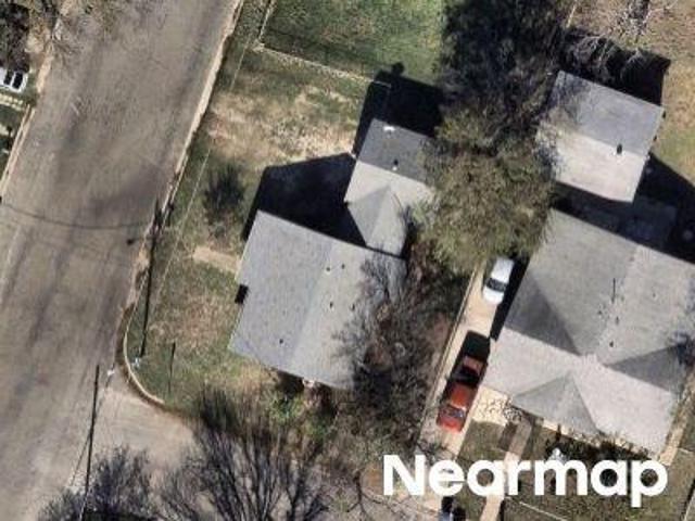 N 7th St