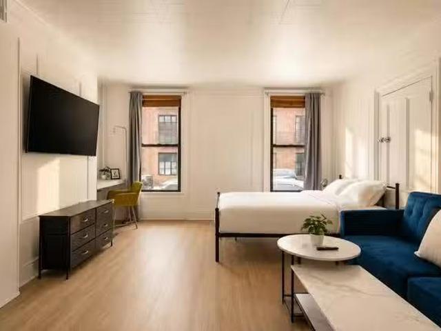 N 7th St, New York City, NY