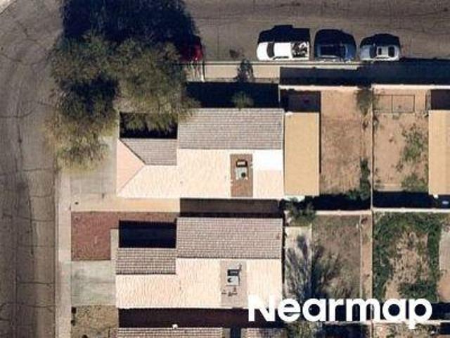 N 84th Ln