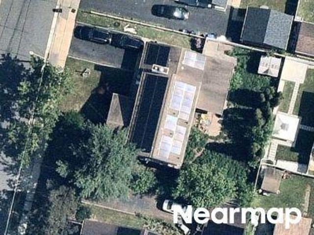 N 8th Ave