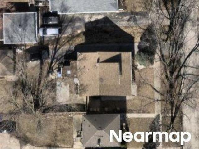 N 8th Ave