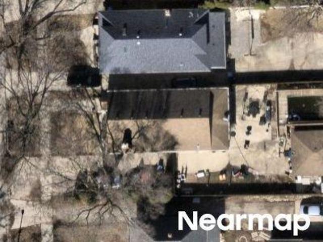 N 8th Ave