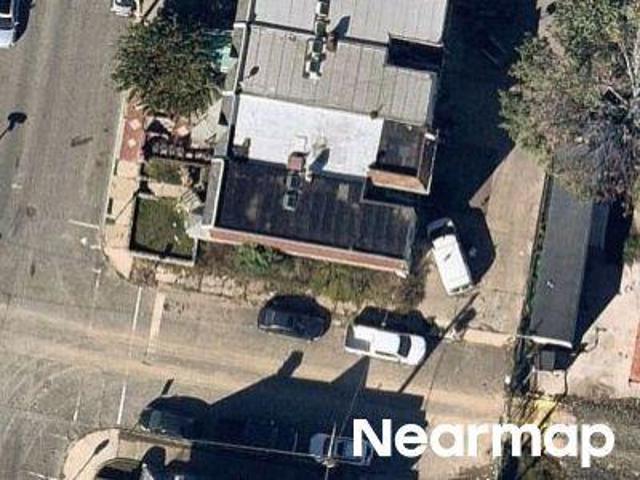 N 8th St