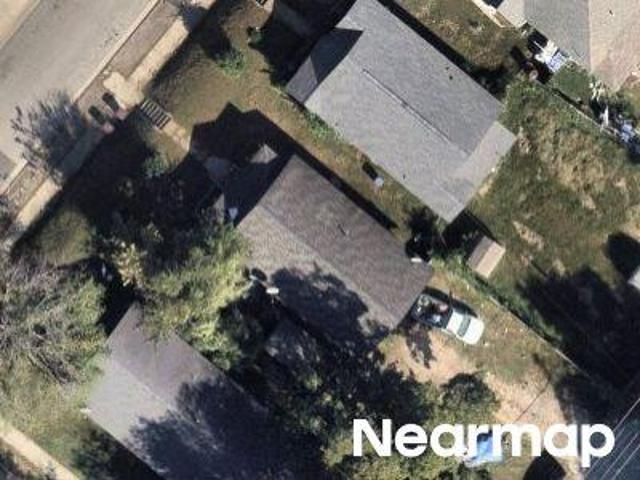 N 8th St