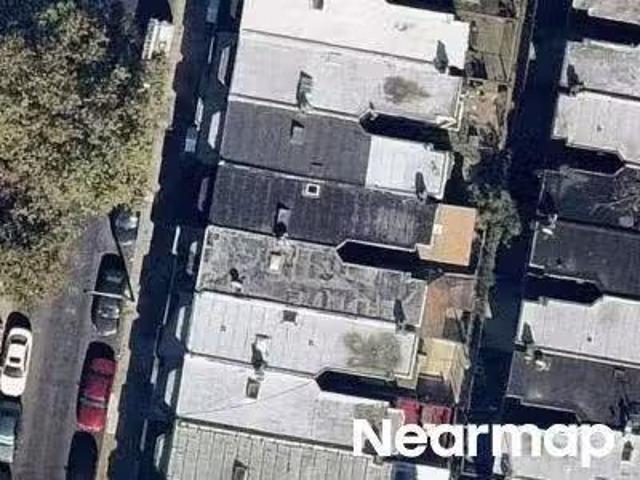 N 8th St