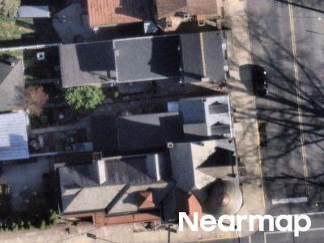 N 8th St
