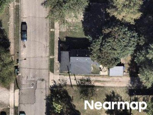 N 8th St