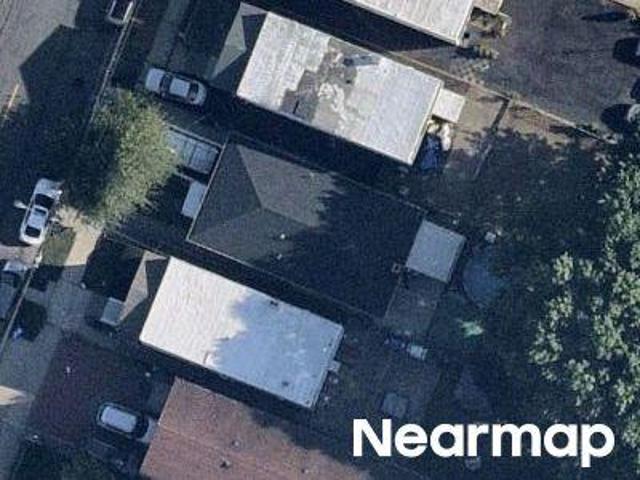 N 8th St