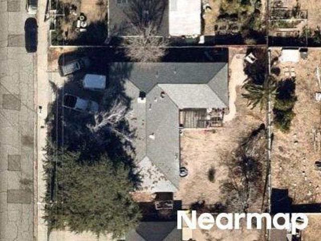 N 8th St