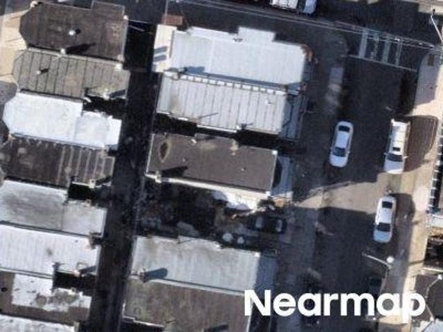 N 8th St