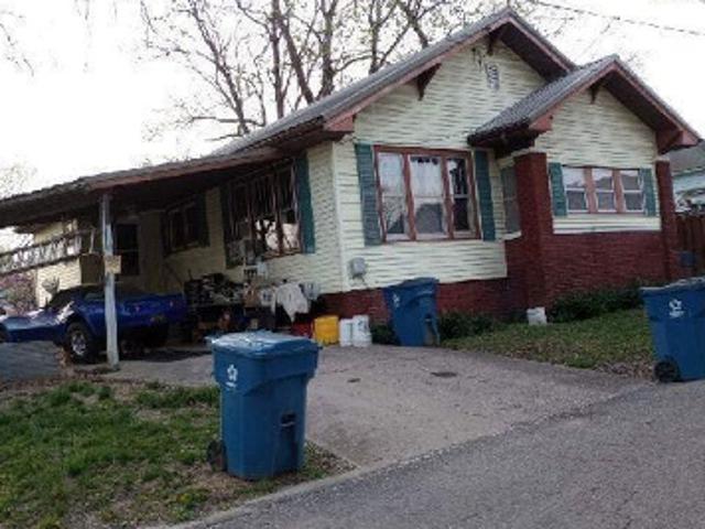 N 8th St