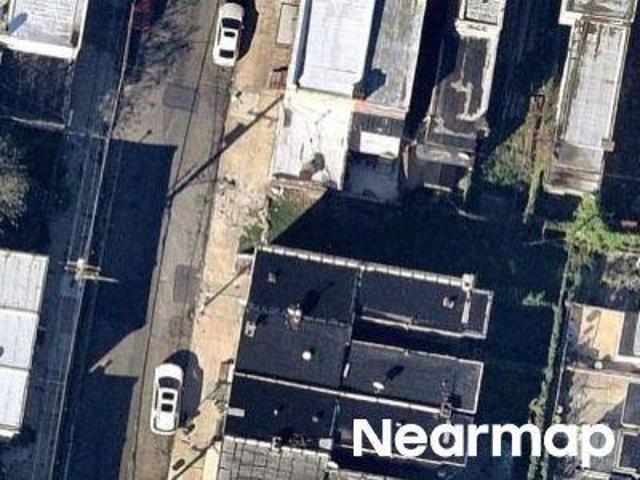 N 8th St