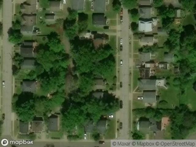 N 9th Ave E