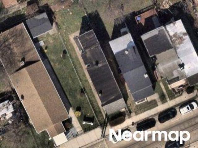 N 9th St