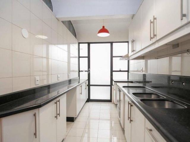 NA MELHOR PARTE DO MENINO DEUS AMPLA CASA VIVER COM ESPAÇO E CONFORTO!