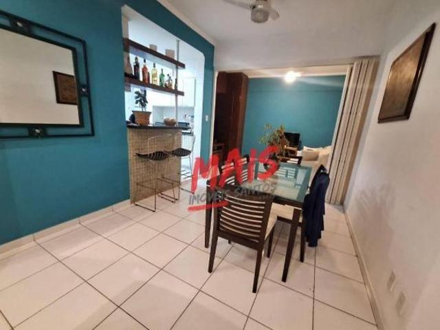 Na quadra da praia, 2 dormitórios, suite, frente