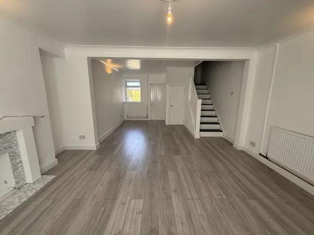 Nantyffin Road, Swansea, SA7