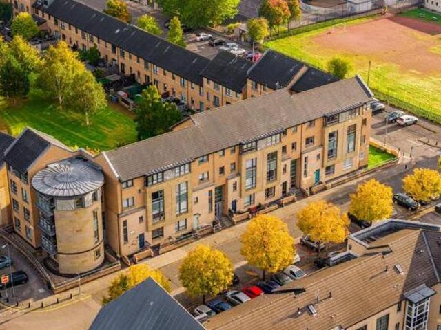 Naburn Gate, New Gorbals, 3 Bedroom Town