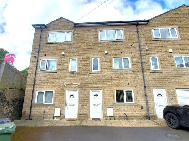 Nabcroft Lane, Crosland Moor HD4, 4 bed town house to rent, £1,100 pcm | PrimeLocation