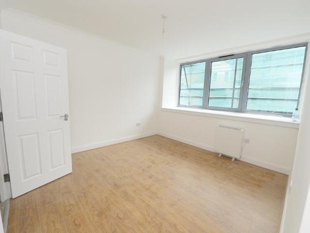 Nabeel House 2 bed apartment to rent £1,700 pcm £392 pw