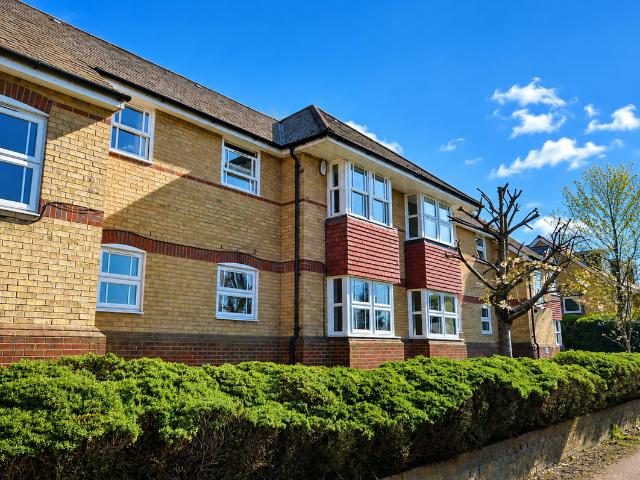 Nags Head Close, Hertford SG13, 2 bed flat to rent, £1,350 pcm | PrimeLocation