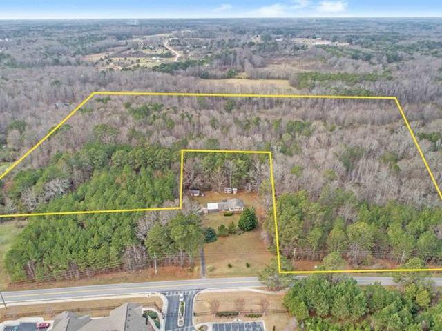 Nail Dr, McDonough, GA 30253