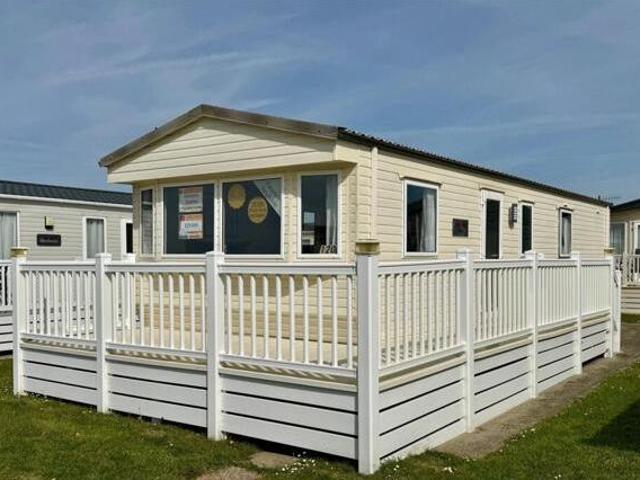 Naish Estate, Chewton Sounds, New Milton, 2 Bedroom Park