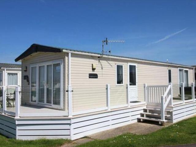 Naish Estate, Chewton Sounds, New Milton, 2 Bedroom Park