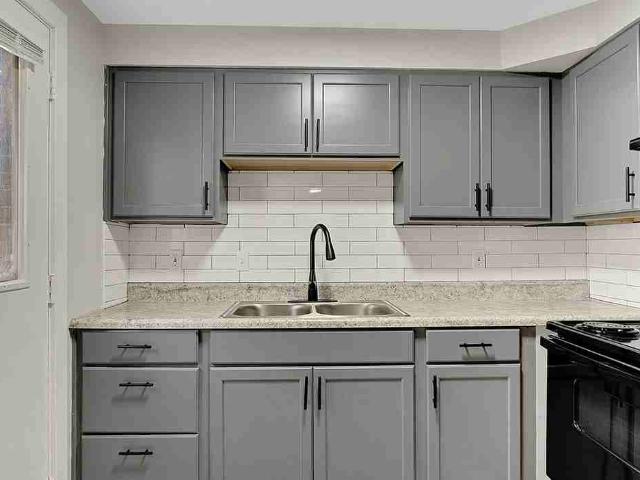 Napa Townhomes 3 Bedroom Apartment for Rent at 1789 Elaine Rd, Columbus, OH 43227 Leawood