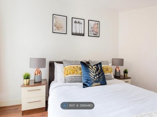 Napier House, London W3, 2 bed flat to rent, £3,799 pcm | PrimeLocation