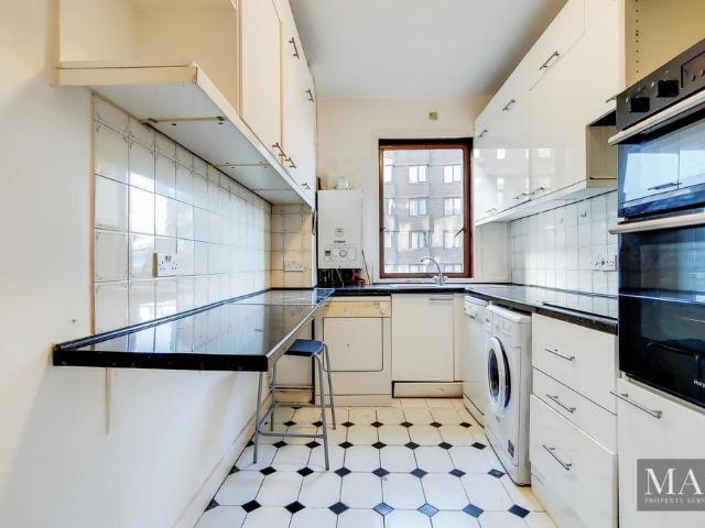 Napier Place, London W14 2 bed flat to rent £2,500 pcm £577 pw