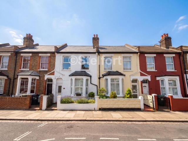 Napier Road, London, N17 4 bed terraced house to rent £3,200 pcm £738 pw