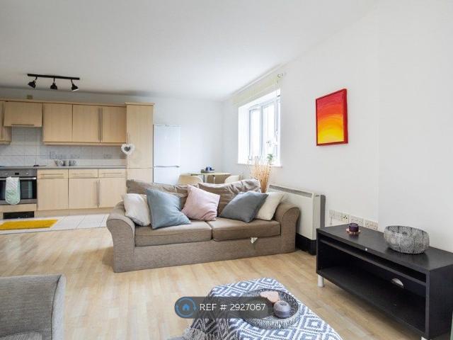 Napier Road, Reading RG1, 2 bed flat to rent, £1,500 pcm | PrimeLocation