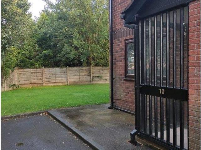 Naples Road, Stockport SK3, 1 bed flat to rent, £875 pcm | PrimeLocation