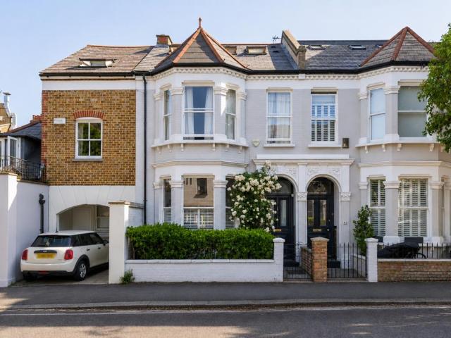 Narbonne Avenue London SW4 5 bed terraced house to rent £6,750 pcm £1,558 pw