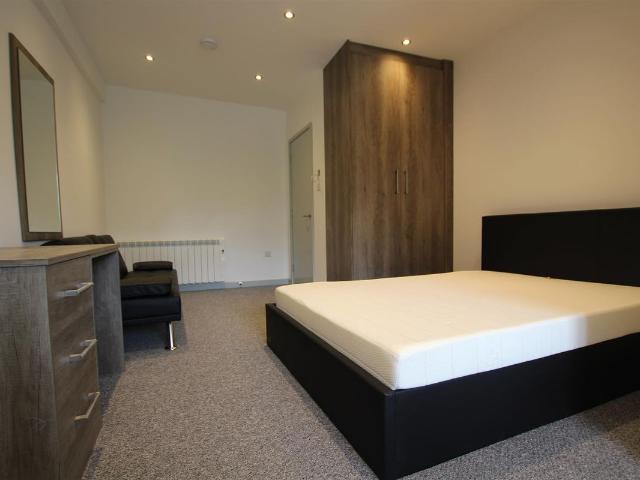 Narborough Road, Leicester LE3, Studio to rent, £650 pcm | PrimeLocation