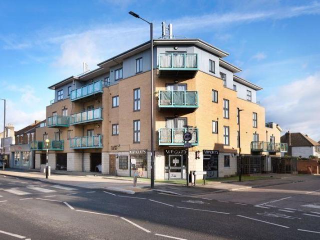 Narev Court, Enfield, EN3 2 bed flat to rent £1,850 pcm £427 pw